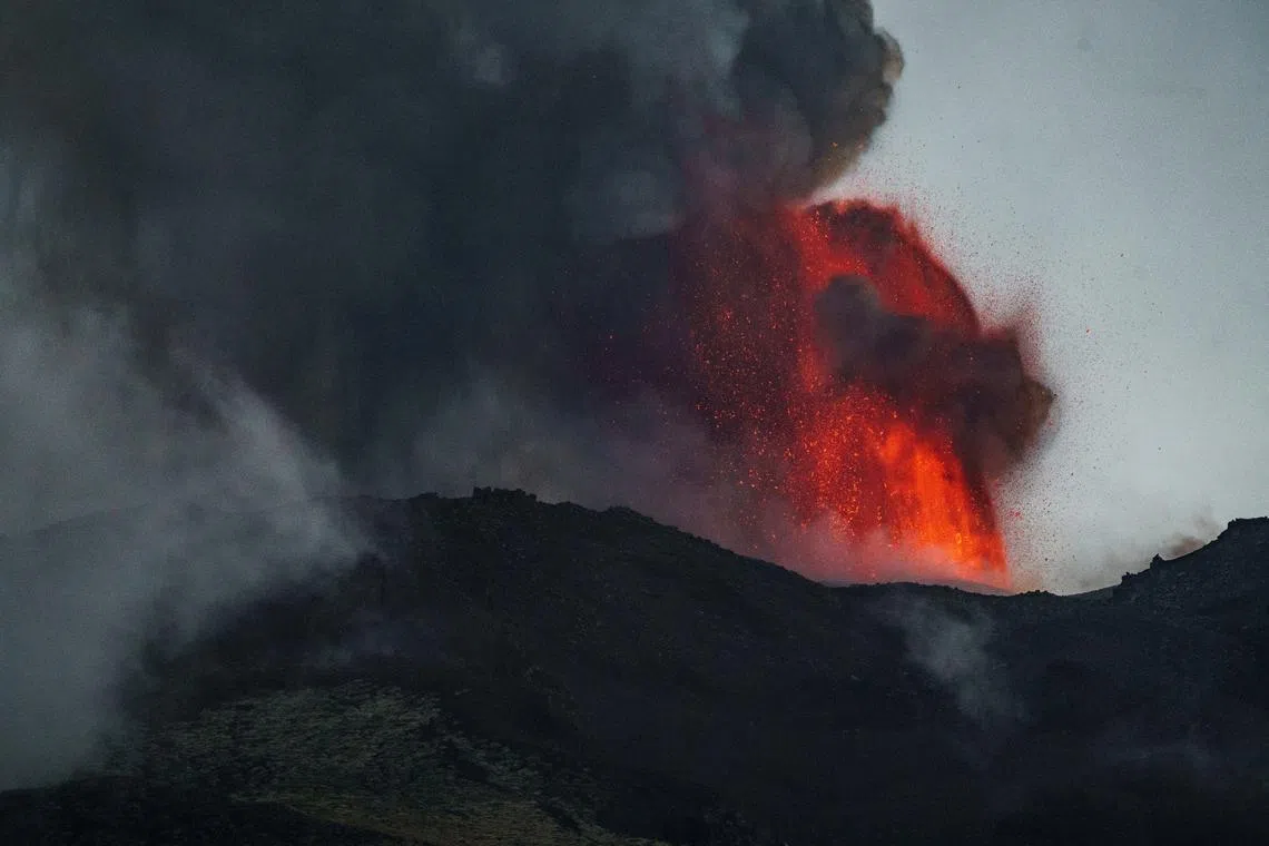 Italy's Etna and Stromboli volcanoes erupt, Catania Airport closed ...