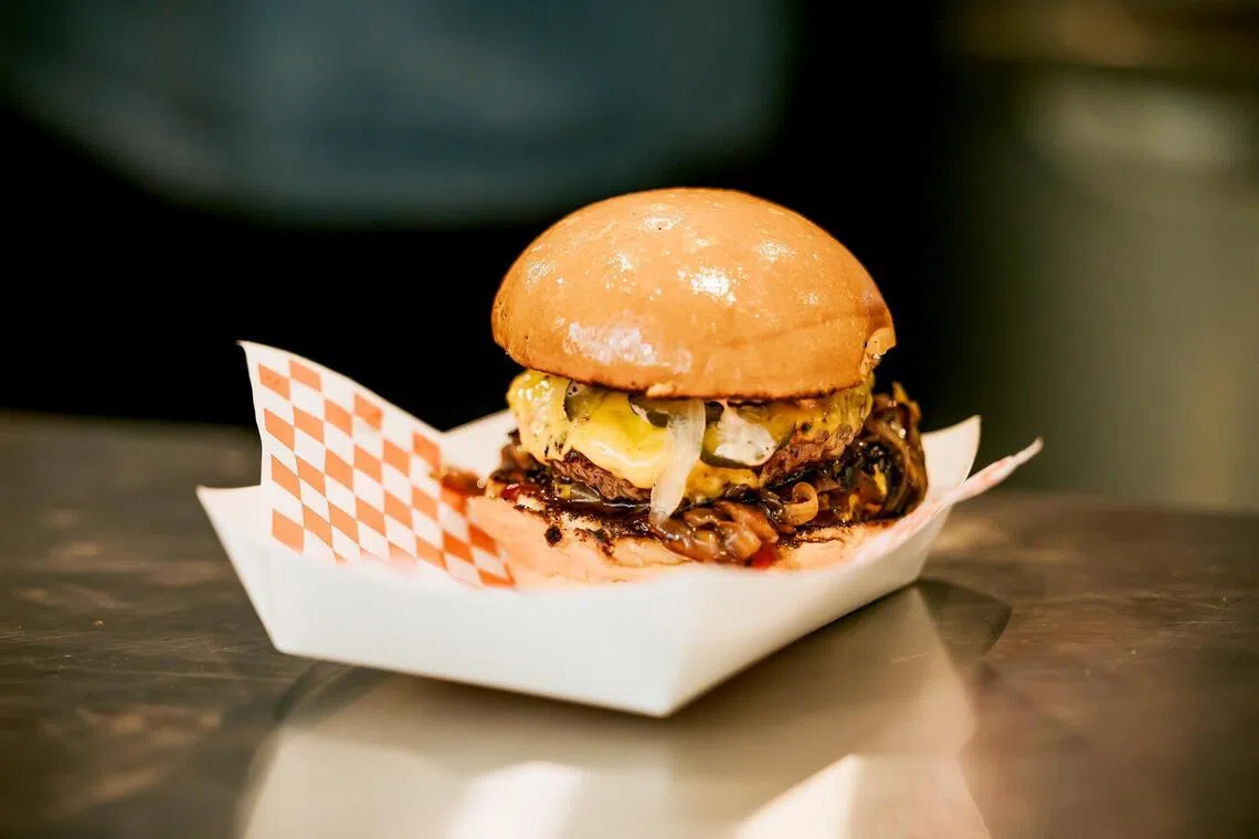 CBD pop-up: Park Bench Deli, Carnaby Burger Bar at food truck cluster ...