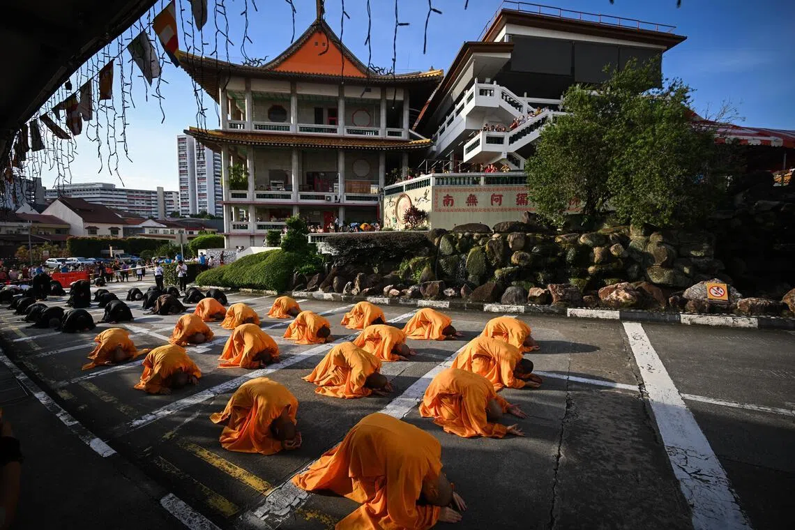 Every three steps, one bow: More than 7,000 devotees perform Buddhist ...