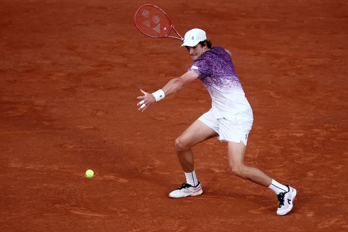 Teen titan Fonseca topples Ruud to make French Open quarter-finals ...