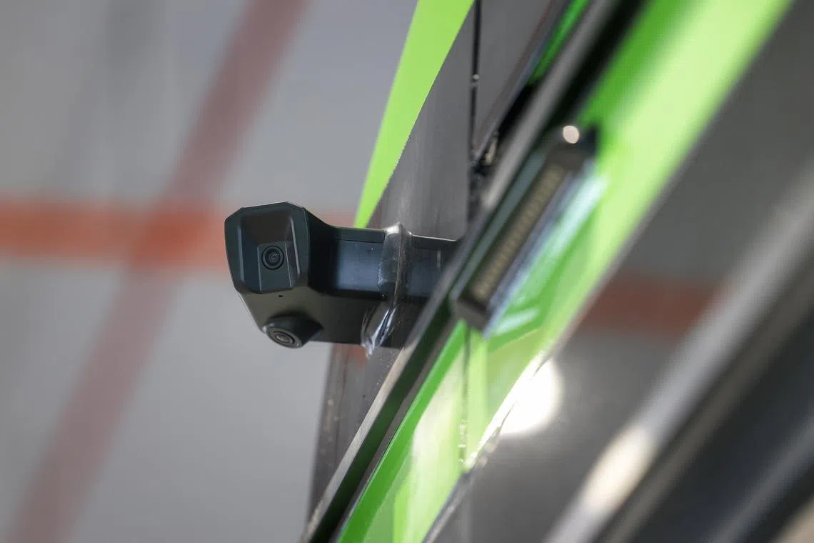 Another 10 electric public buses to ply Singapore roads from December ...