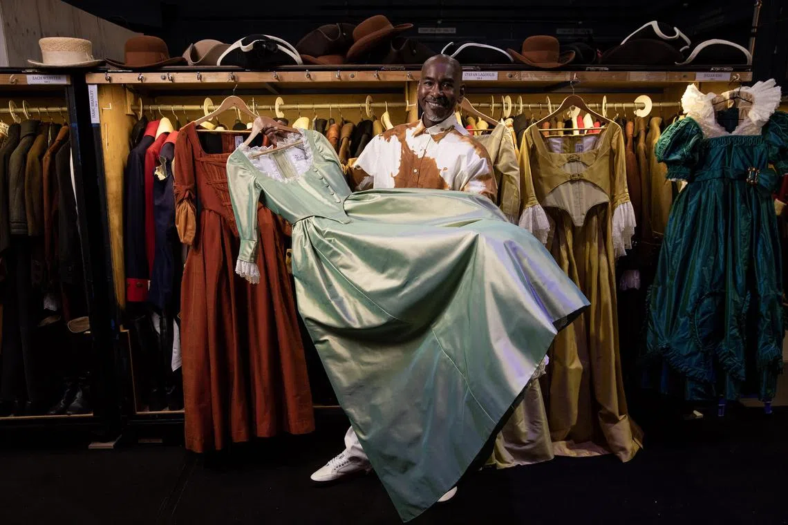 Hamilton costume designer Paul Tazewell brings colonial flair to ...