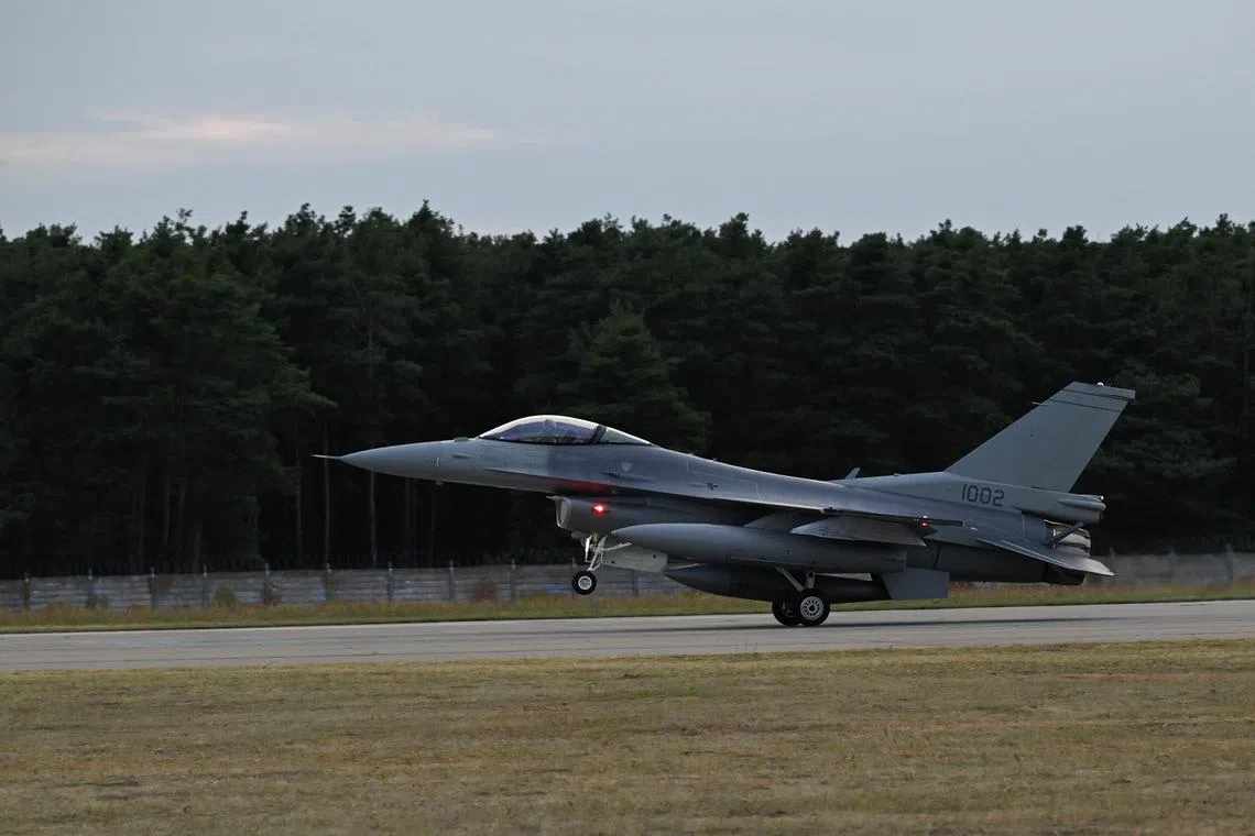 Slovakia gets first new F-16s to boost air defence | The Straits Times