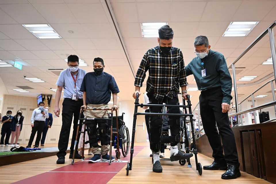‘I feel like a One Million Dollar Man,’ says paralysed man who can walk ...