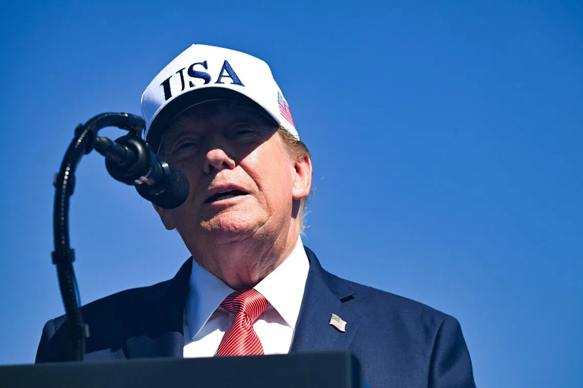 Trump Gave 57000 Cash T To Executive Assistant The Straits Times