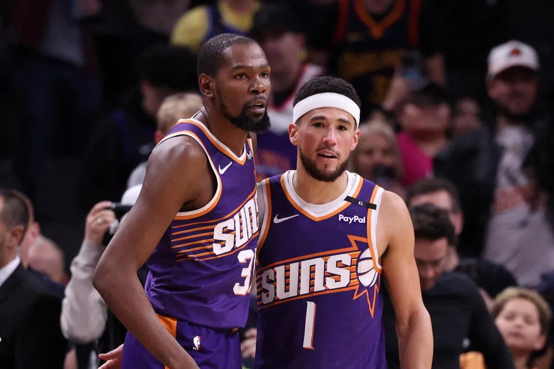 Kevin Durant and Devin Booker lead the Phoenix Suns over the Golden ...