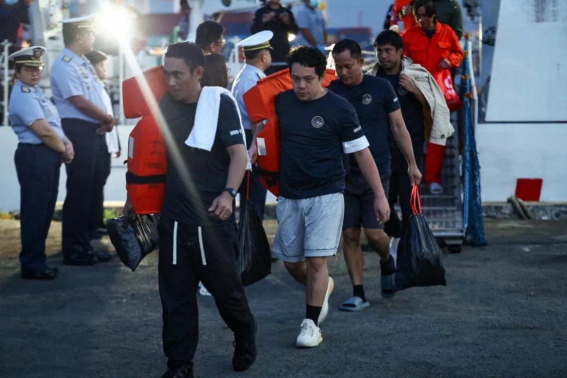 Missing captain hailed as ‘hero’ in sinking of Singapore-flagged ship ...