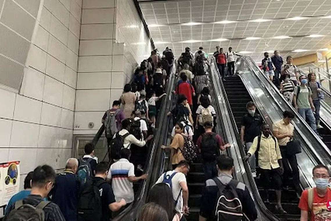 Service on MRT Circle Line resumes after train fault causes delay for ...