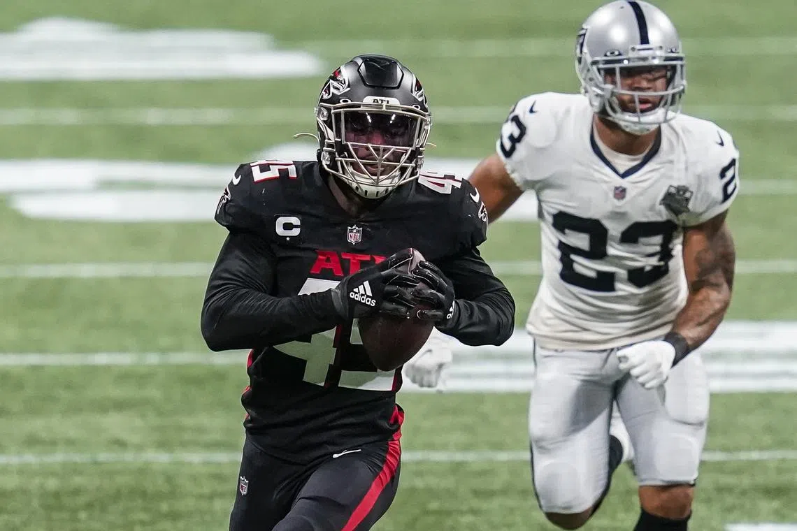 Bucs sign former Pro Bowl LB Deion Jones | The Straits Times