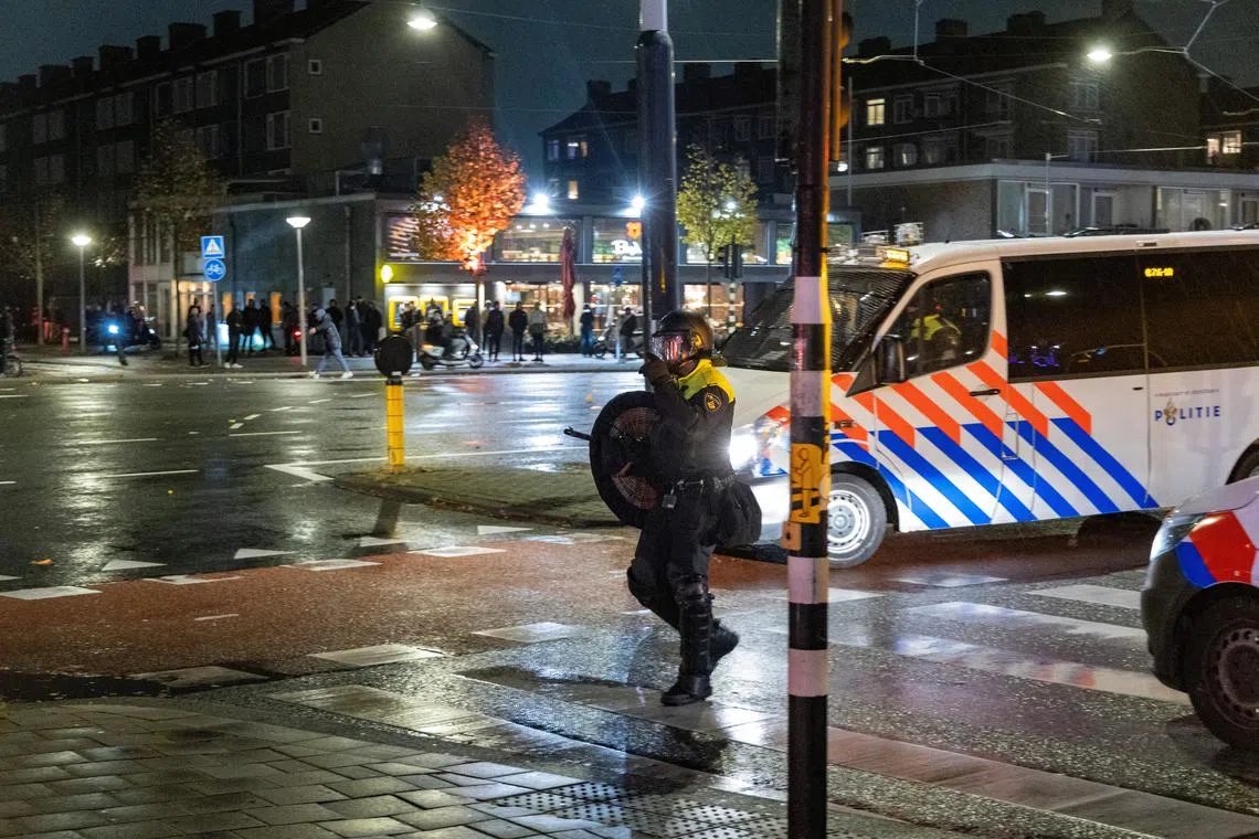 Amsterdam riot police make arrests following soccer violence | The ...