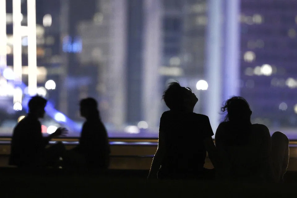 Look up! Rare ‘planet parade’ visible over Singapore night skies till ...