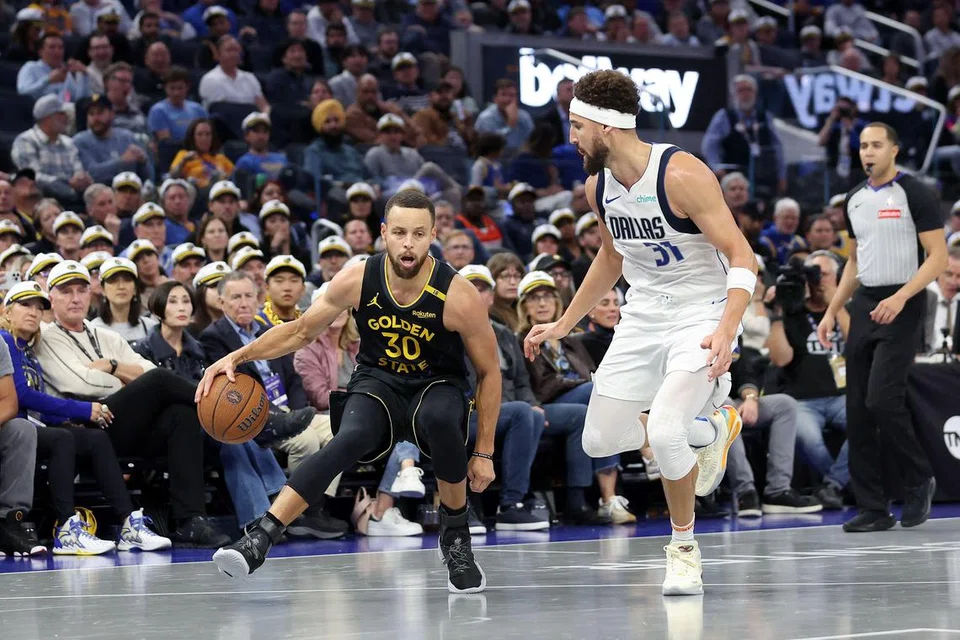Stephen Curry dazzles on Klay Thompson’s return as Golden State Warriors down Dallas Mavericks ...