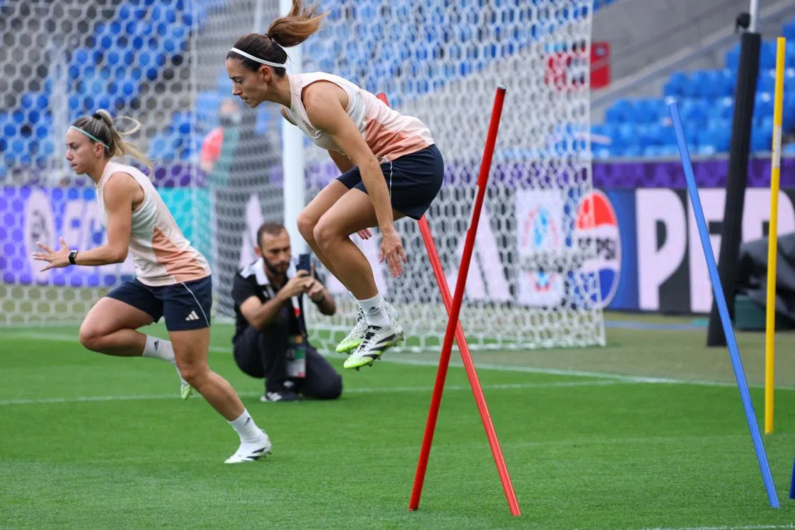 Spain feeling the love ahead of England showdown in Women's Euro final ...
