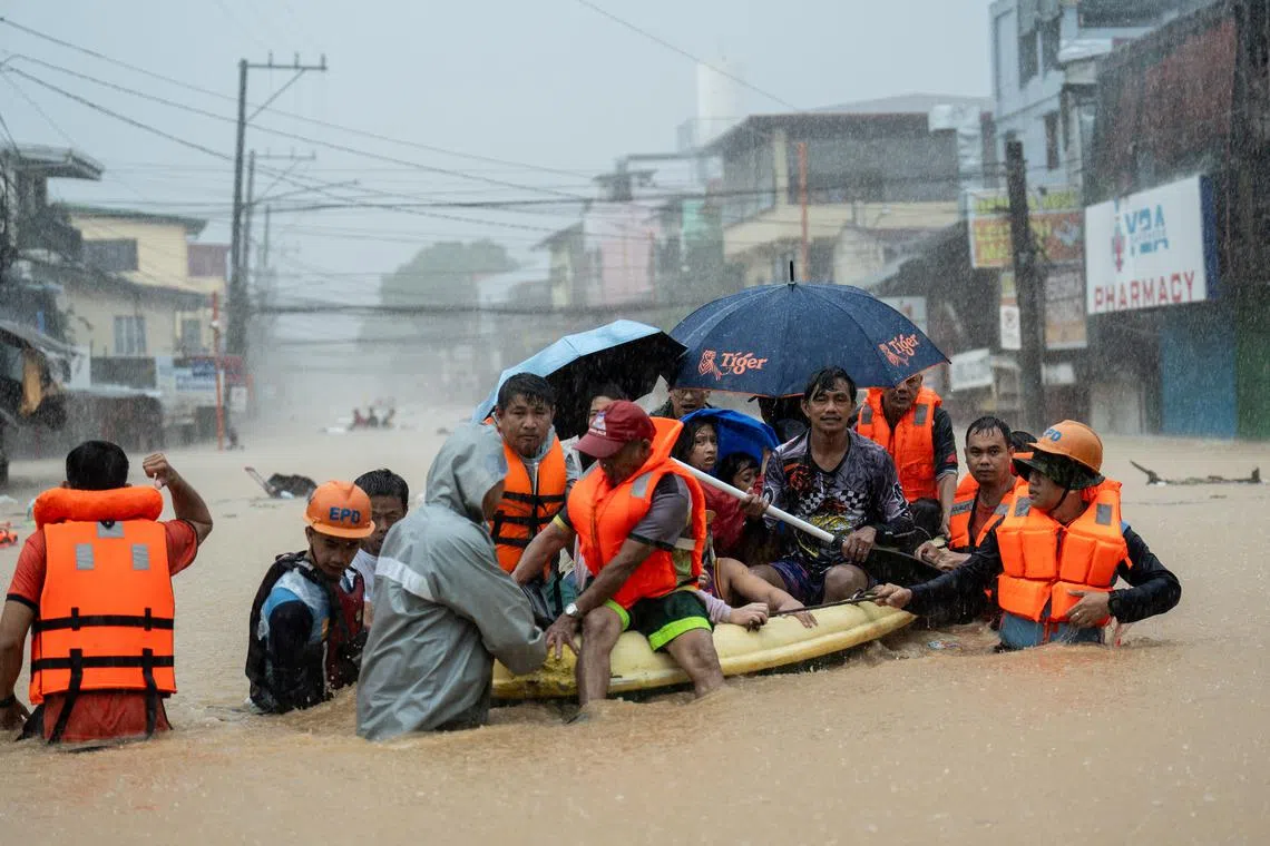 ‘Not prepared’: Filipinos recall deadly 2009 typhoon as floods paralyse Manila | The Straits Times