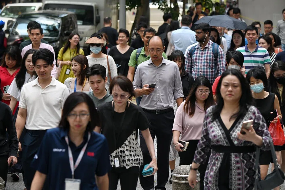 Middle-income earners in Singapore saw fastest salary growth among ...