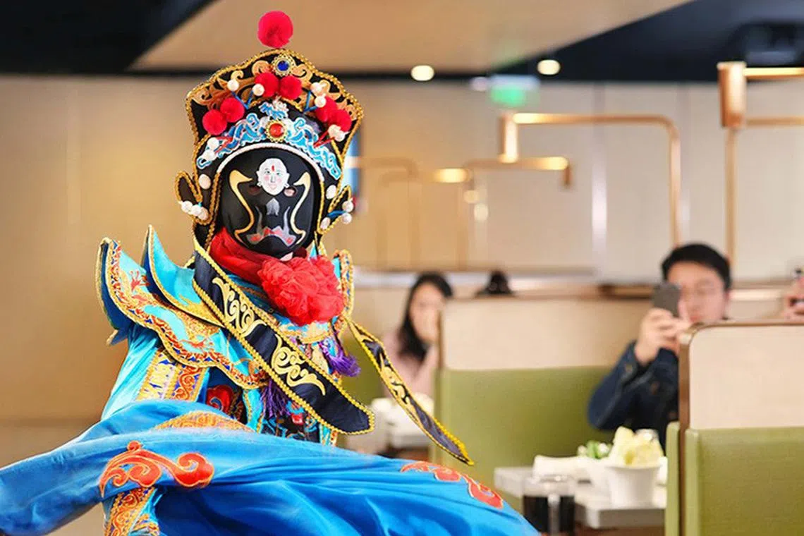 Indonesian performer at Haidilao spices up the face of art in US | The ...