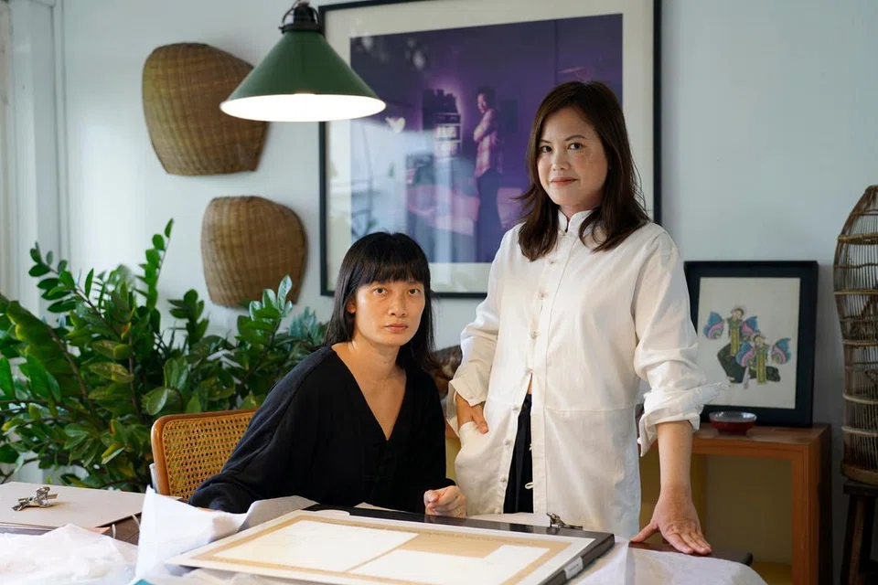 Artist Wei Leng Tay with Agas president and Yeo Workshop founder Audrey ...