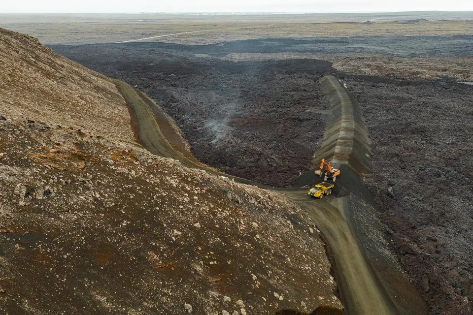 Fighting fire with fire: Behind Iceland’s lava barrier project | The ...