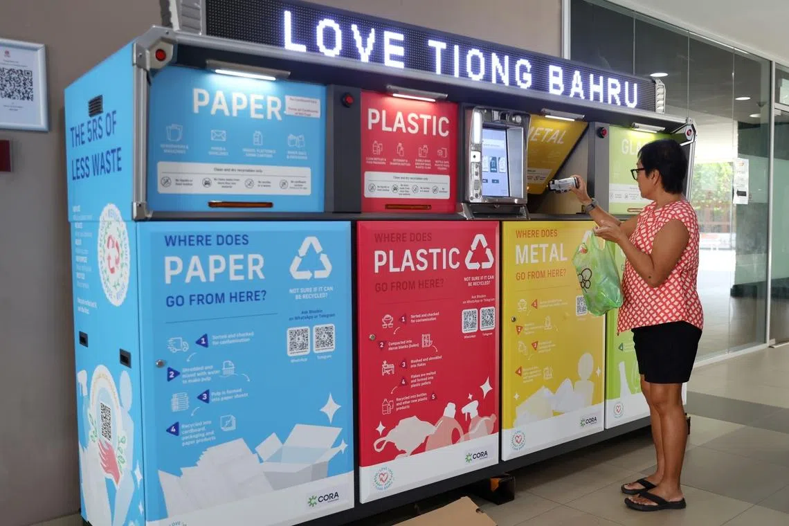 Tiong Bahru residents ditch recycling bins | The Straits Times