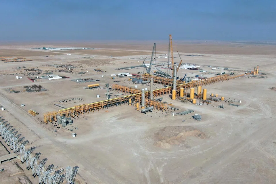 Fire at Iraq's Rumaila oilfield extinguished, oil ministry says | The ...