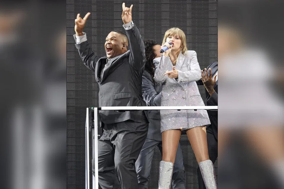 Taylor Swift’s Eras Tour dancer Kameron Saunders charms Swifties with ...