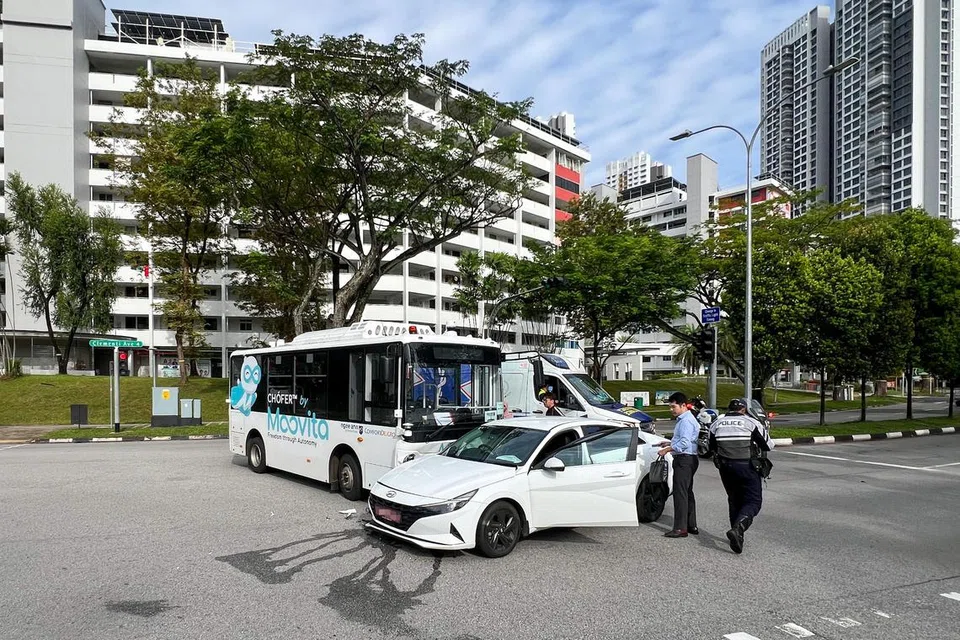 Ngee Ann Poly shuttle bus in accident with car in Clementi | The ...