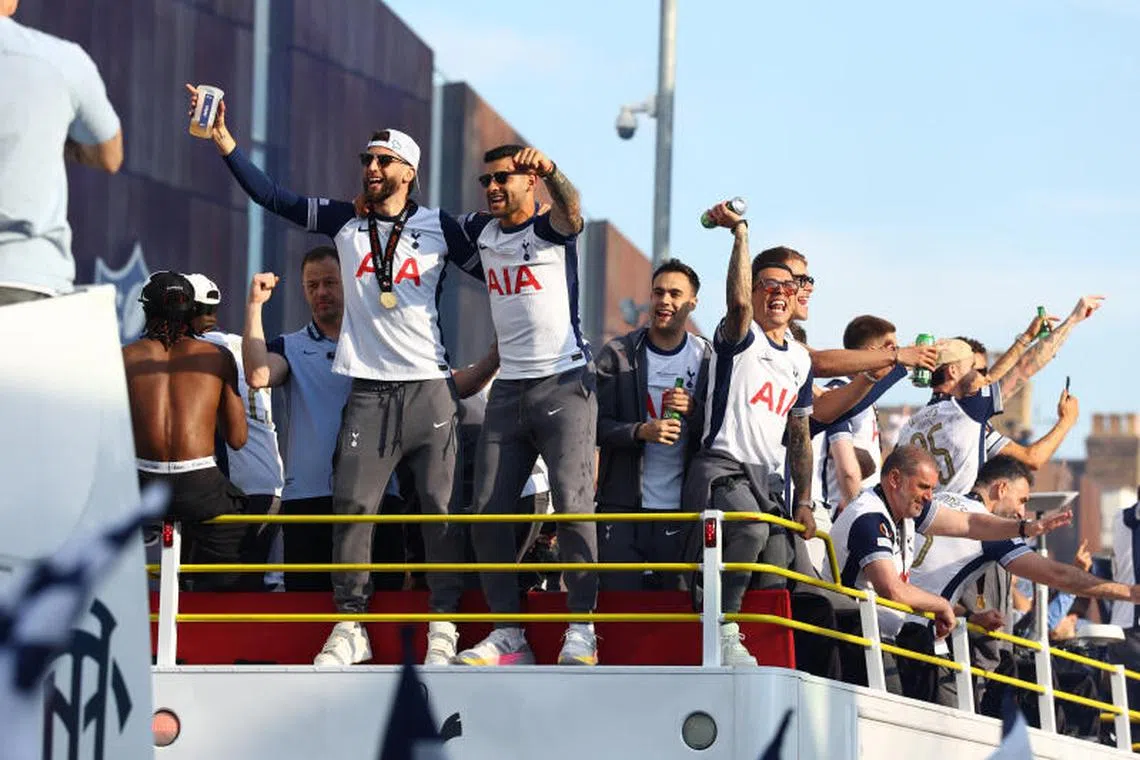 Thousands hail Tottenham Hotspur’s Europa League heroes in victory ...