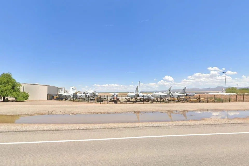 Two small planes collide in mid-air in Arizona, killing 2 | The Straits ...