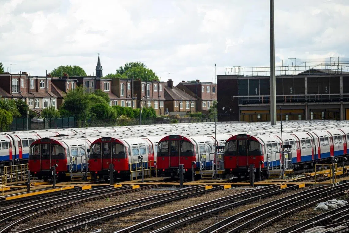 London commuters hit by another day of strikes on the tube | The ...
