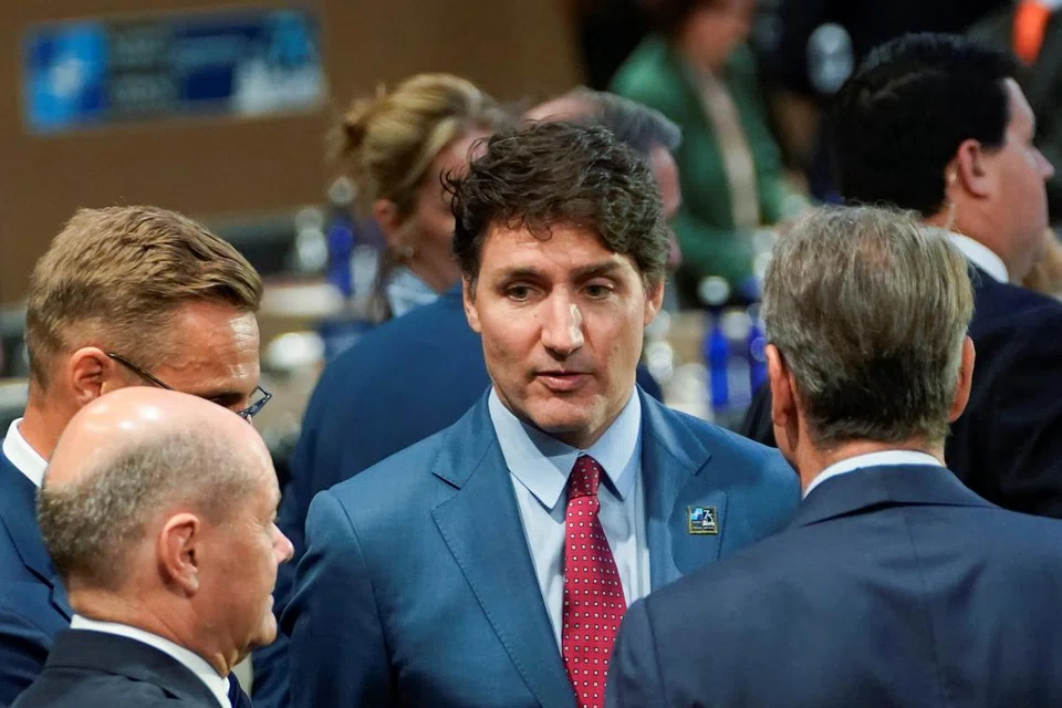 Canada expects to reach Nato's defence spending target by 2032, Trudeau ...