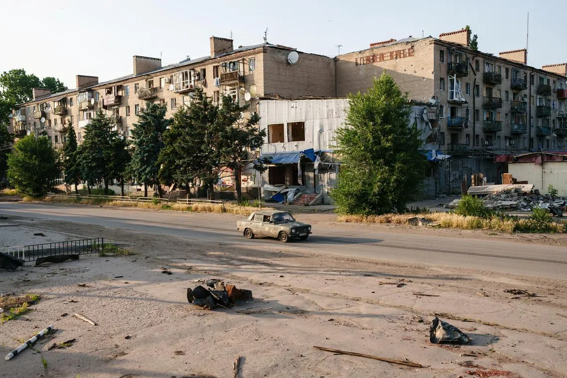 Top Ukraine commander sees new assault on key eastern city | The ...