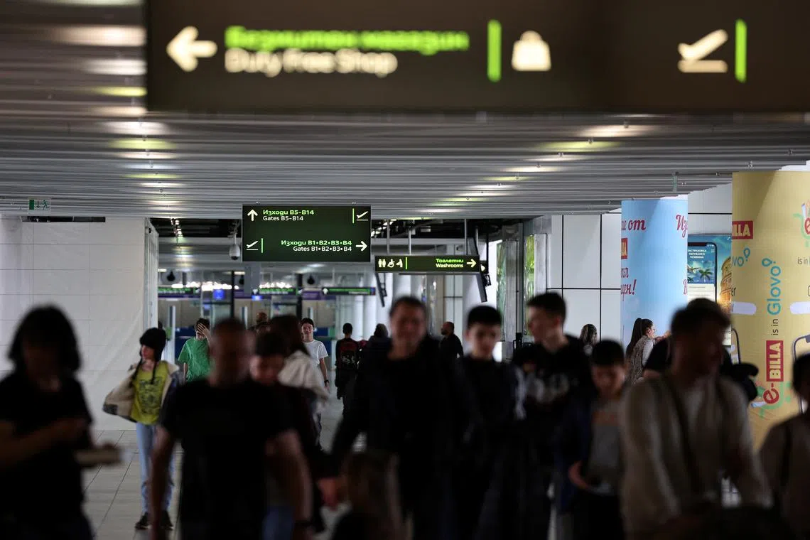 Austria drops veto on Bulgaria, Romania fully joining Schengen travel ...