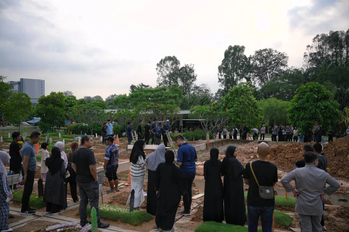 Tampines crash victims buried at Choa Chu Kang Muslim Cemetery, one ...