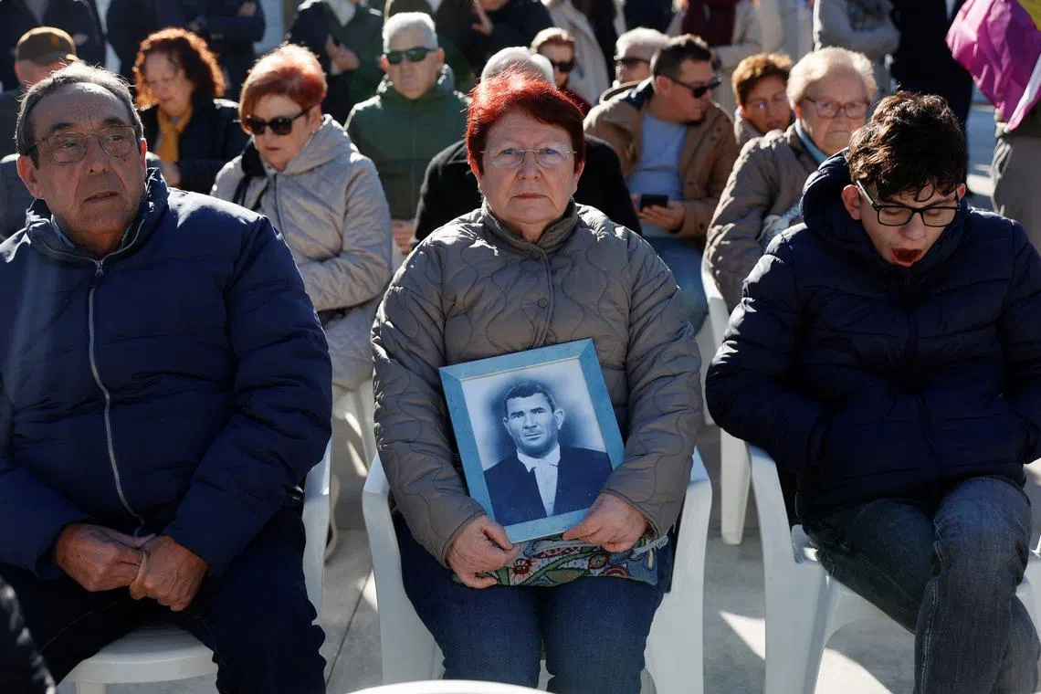 A button and a buckle: the memory of Franco's firing squads 85 years on ...