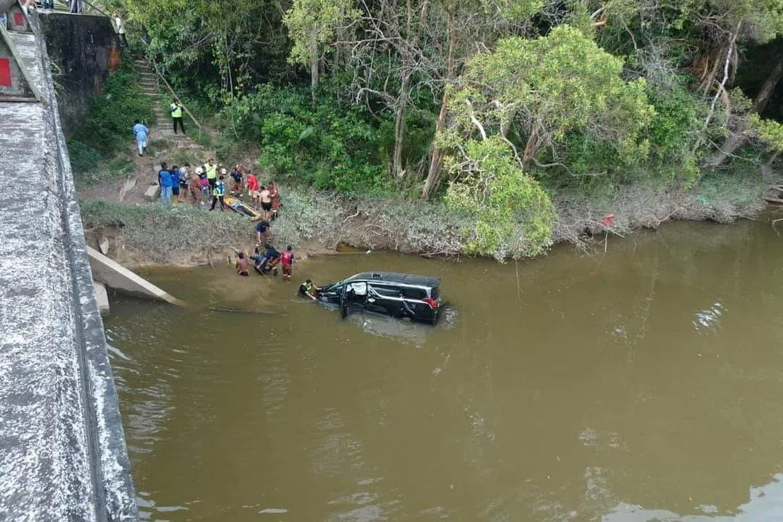 Singaporean man rescued after his MPV plunges into river in Johor | The ...
