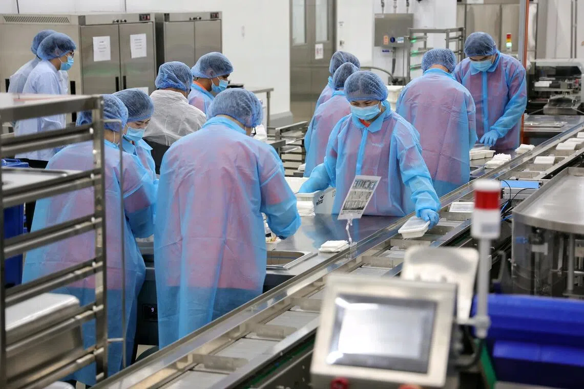 How one central kitchen in Tuas feeds 3,000 Singapore school kids a day ...