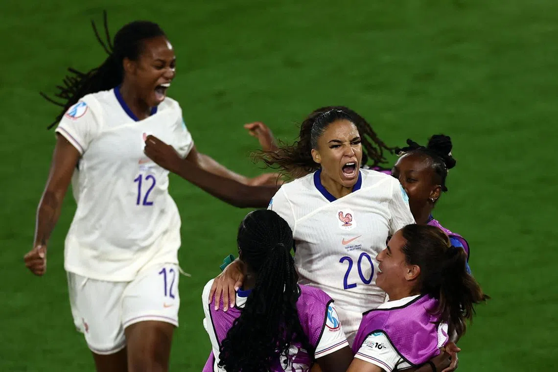 Half-time pep talk sparks Delphine Cascarino heroics as France storm ...