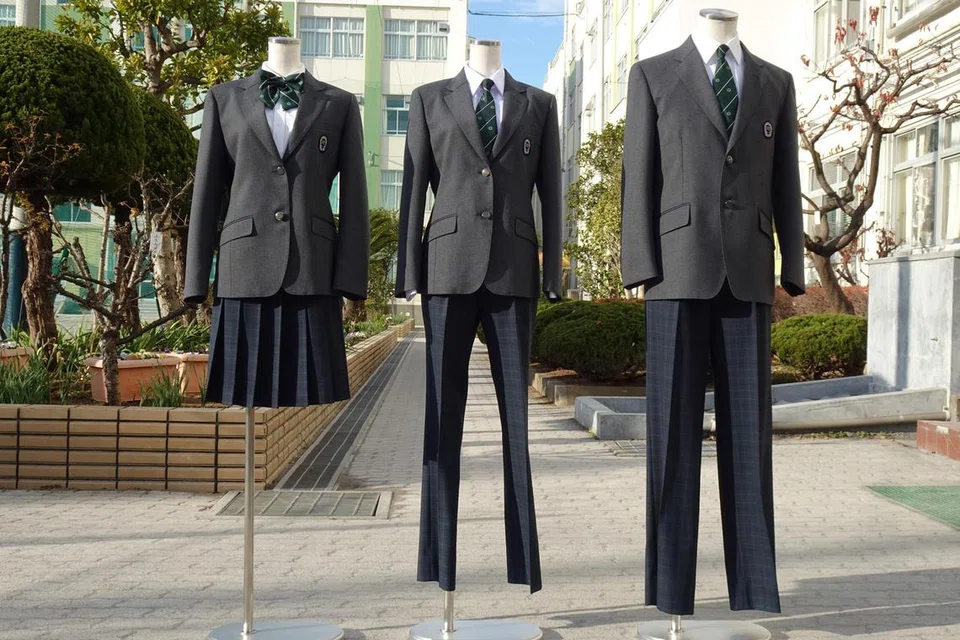 ‘Genderless uniforms’ gaining traction across Japan | The Straits Times