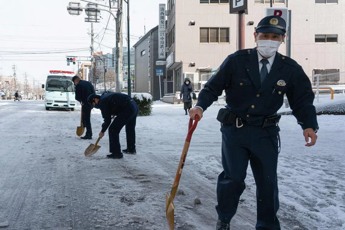 Heavy snow causes havoc in Japan as cold snap sweeps through Asia | The ...