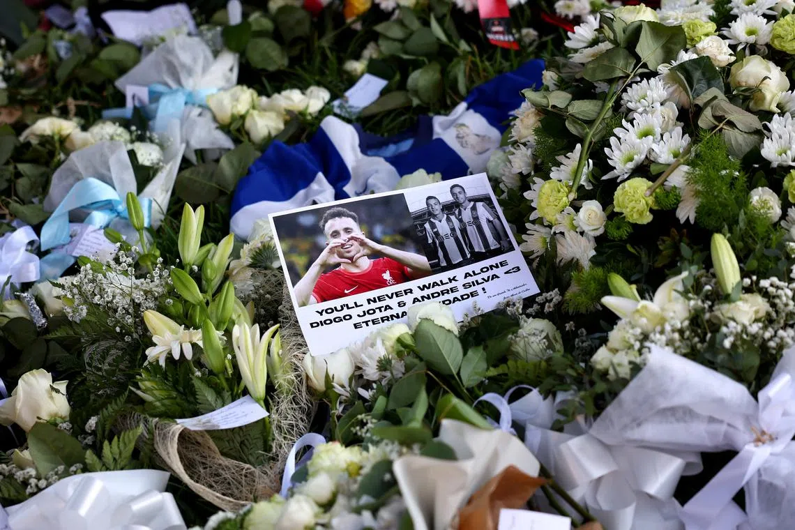 Carrying red wreath, Liverpool players join family for Diego Jota's ...