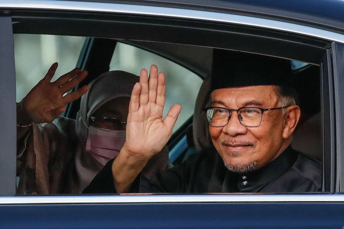 Anwar Ibrahim sworn in as Malaysia’s 10th prime minister, ending 24 ...