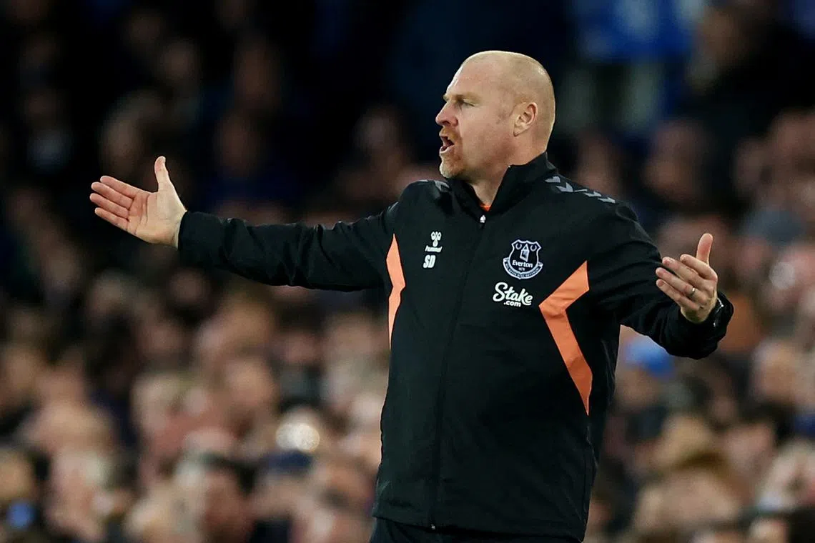 Green Day's Armstrong returns Everton love | The Straits Times