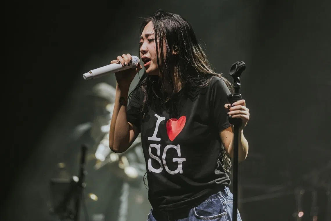 Concert review: Gen-Z rapper Lee Young-ji covers JJ Lin at first ...