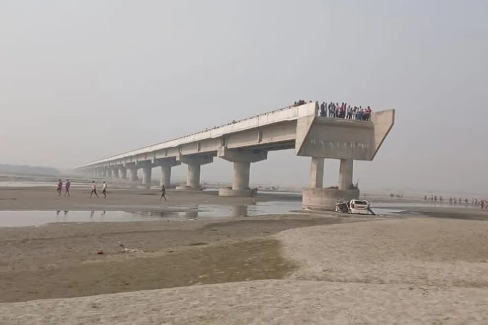 Misled by Google Maps, 3 men die after driving their car off incomplete ...