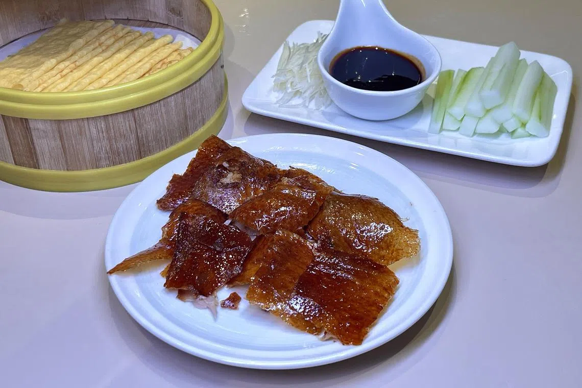 hkpicks30 - Peking Duck at Yu Pavilion.Byline: Hedy Khoo