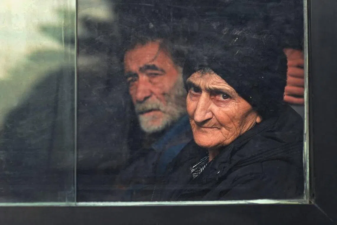 A picture and its story: Fleeing from Nagorno-Karabakh on the mountain ...