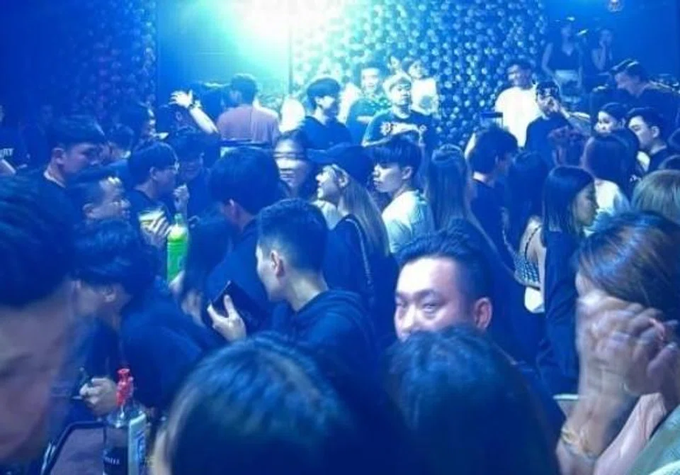 'Gang poem' sparks fight in maskless crowd at club near Clarke Quay ...