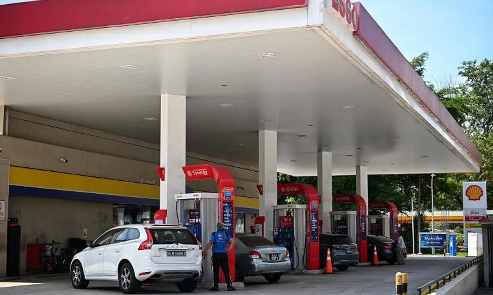 Petrol pump prices fall after month-long climb | The New Paper