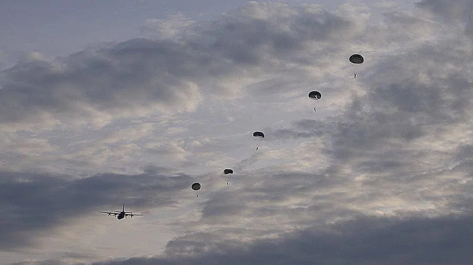 SAF resumes parachute training with new safety measures | The New Paper