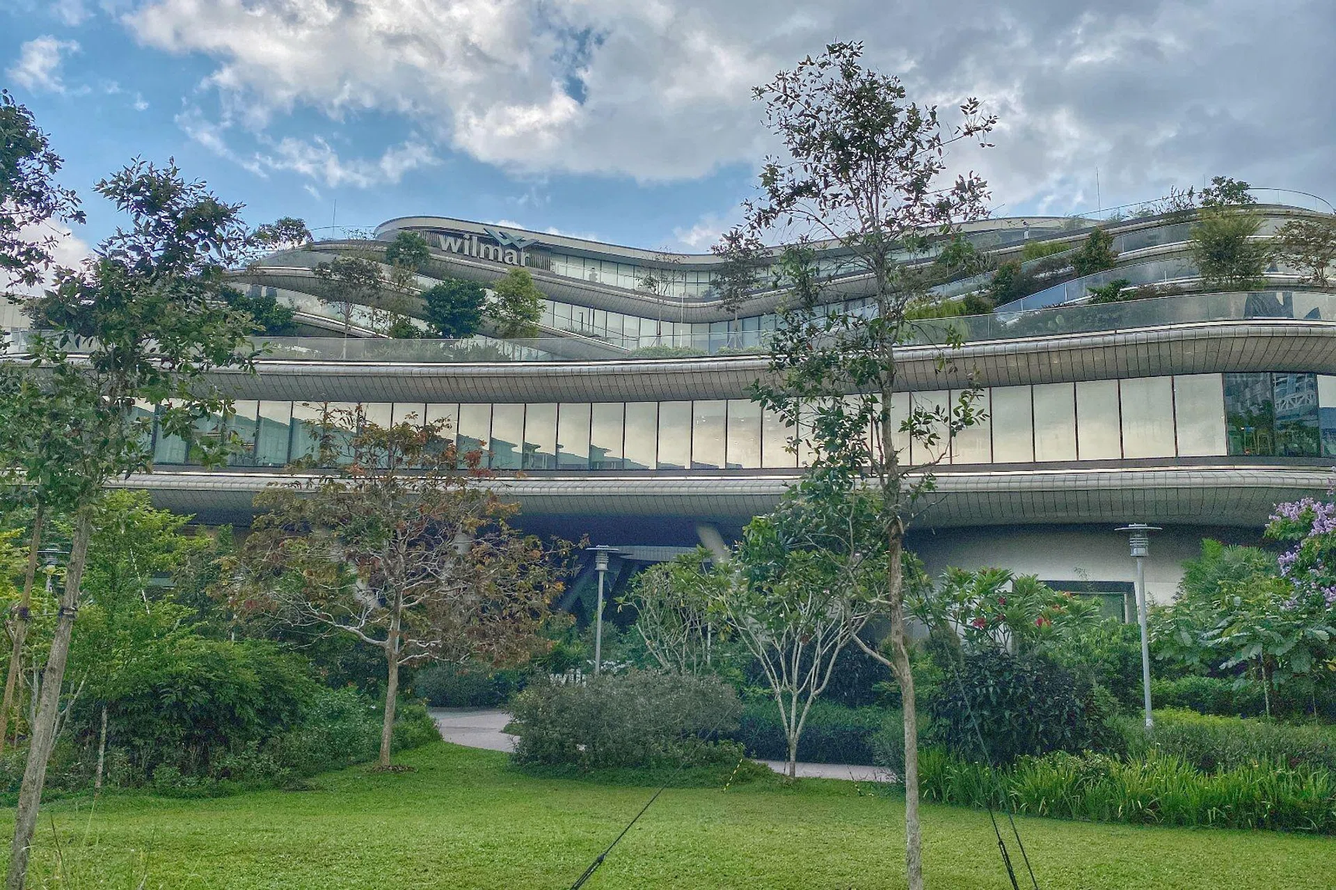 Man at dinner with Fujian gang member Su Haijin wrongly identified as ...